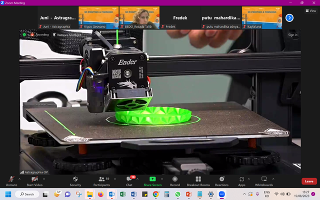 Astragraphia Introduces 3D Printing Technology to Vocational High ...